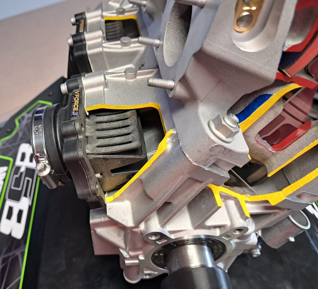 Nouveau moteur et nouvel écran Arctic Cat en 2025 - NationMotoneige